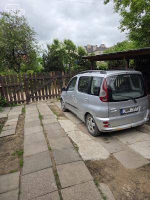 Grey Toyota Yaris Verso 2000 in Vilnius, with an engine capacity of 1.30 L and mileage of 15 thousand km for 767 €, photo 4 on AUTOMOTO.COM.LV