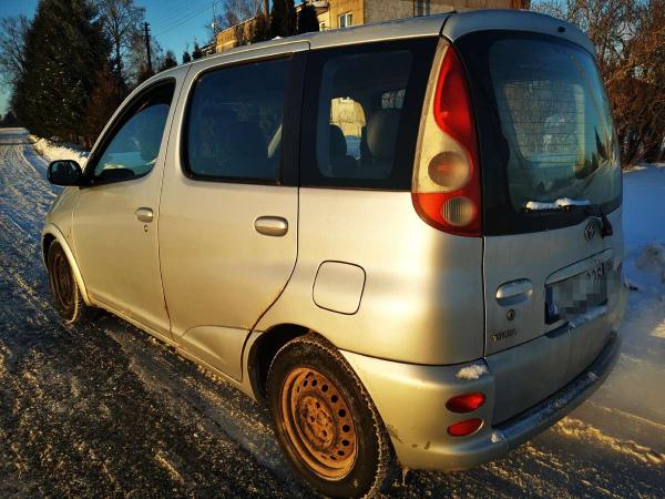 Grey Toyota Yaris Verso 2001 in Vilnius, with an engine capacity of 1.30 L and mileage of 320 thousand km for 1550 €, photo 1 on AUTOMOTO.COM.LV