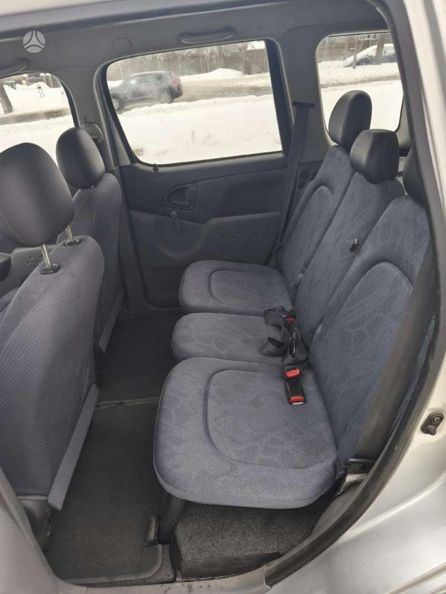 Pelēks Toyota Yaris Verso 2002 Kauņa, ar dzinēja tilpumu 1.36 L un nobraukumu 326 tūkst. km par 1800 €, foto 8 vietnē AUTOMOTO.COM.LV