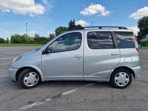 Grey Toyota Yaris Verso 2002 in Panevezys, with an engine capacity of 1.50 L and mileage of 122 thousand km for 1500 €, photo 8 on AUTOMOTO.COM.LV