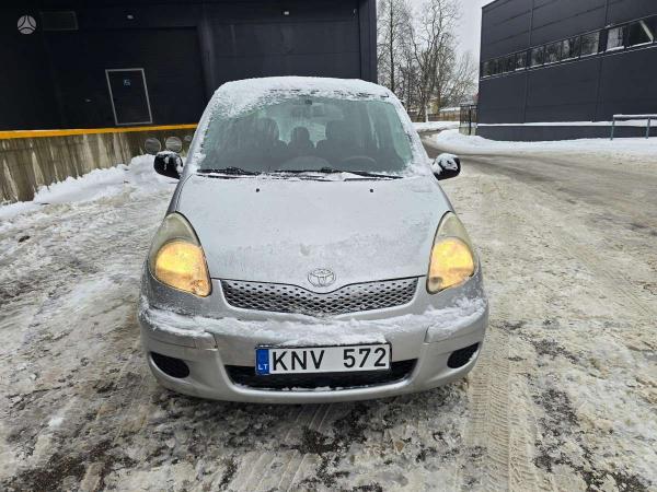 Grey Toyota Yaris Verso 2003 in Vilnius, with an engine capacity of 1.30 L and mileage of 225 thousand km for 1300 €, photo 7 on AUTOMOTO.COM.LV