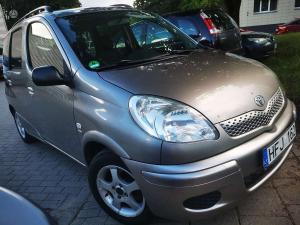Grey Toyota Yaris Verso 2003 in Vilnius, with an engine capacity of 1.30 L and mileage of 297 thousand km for 2772 €, photo  on AUTOMOTO.COM.LV