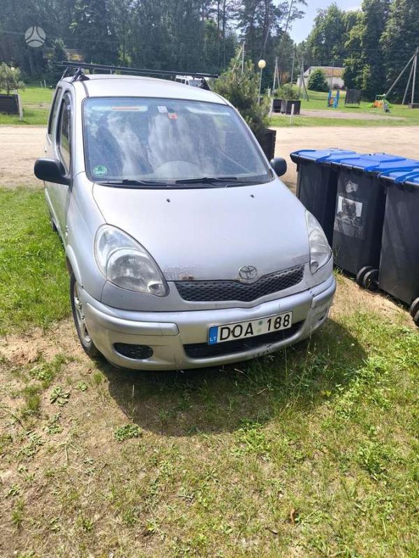 Pelēks Toyota Yaris Verso 2003 Ignalina, ar dzinēja tilpumu 1.40 L un nobraukumu 320 tūkst. km par 500 €, foto 4 vietnē AUTOMOTO.COM.LV