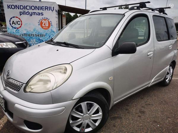 Pelēks Toyota Yaris Verso 2005 Viļņa, ar dzinēja tilpumu 1.30 L un nobraukumu 199 tūkst. km par 2450 €, foto 1 vietnē AUTOMOTO.COM.LV