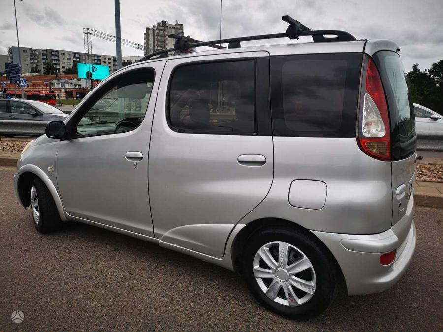 Grey Toyota Yaris Verso 2005 in Vilnius, with an engine capacity of 1.30 L and mileage of 199 thousand km for 2450 €, photo 28 on AUTOMOTO.COM.LV