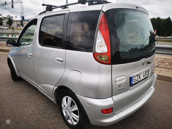 Grey Toyota Yaris Verso 2005 in Vilnius, with an engine capacity of 1.30 L and mileage of 199 thousand km for 2750 €, photo 1 on AUTOMOTO.COM.LV