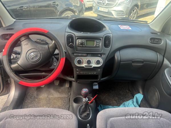 Grey Toyota Yaris Verso 2004 in Rapla, with an engine capacity of 1.40 L and mileage of 370 thousand km for 1000 €, photo 7 on AUTOMOTO.COM.LV