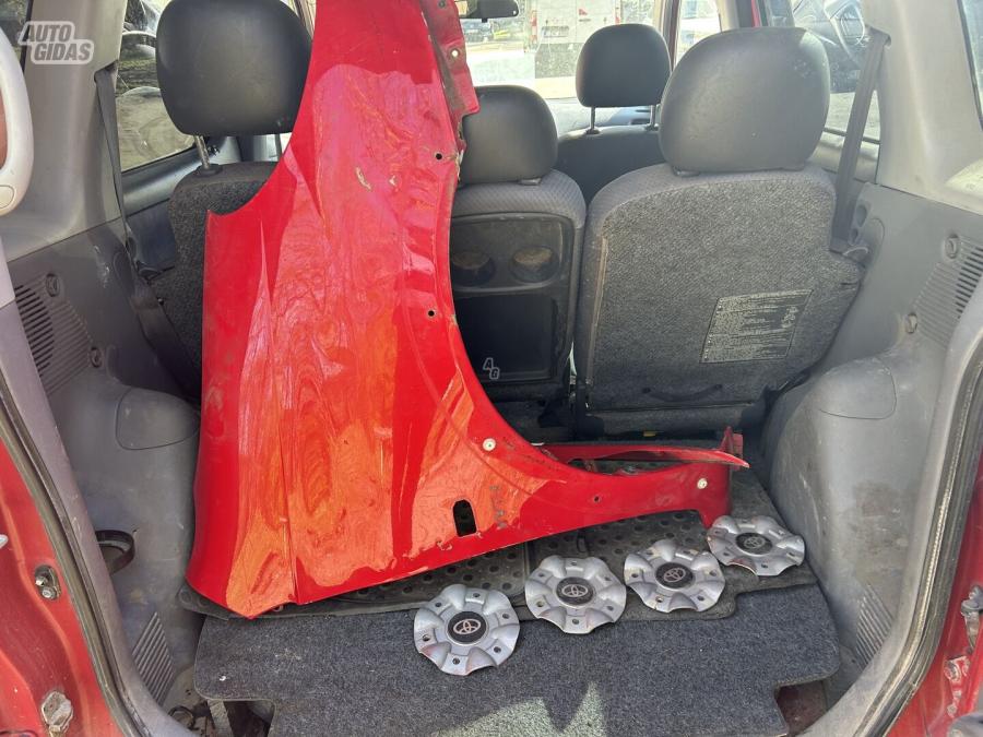 Toyota Yaris Verso 2003 in Vilnius, with an engine capacity of 1.30 L and mileage of 300 thousand km for 799 €, photo 3 on AUTOMOTO.COM.LV