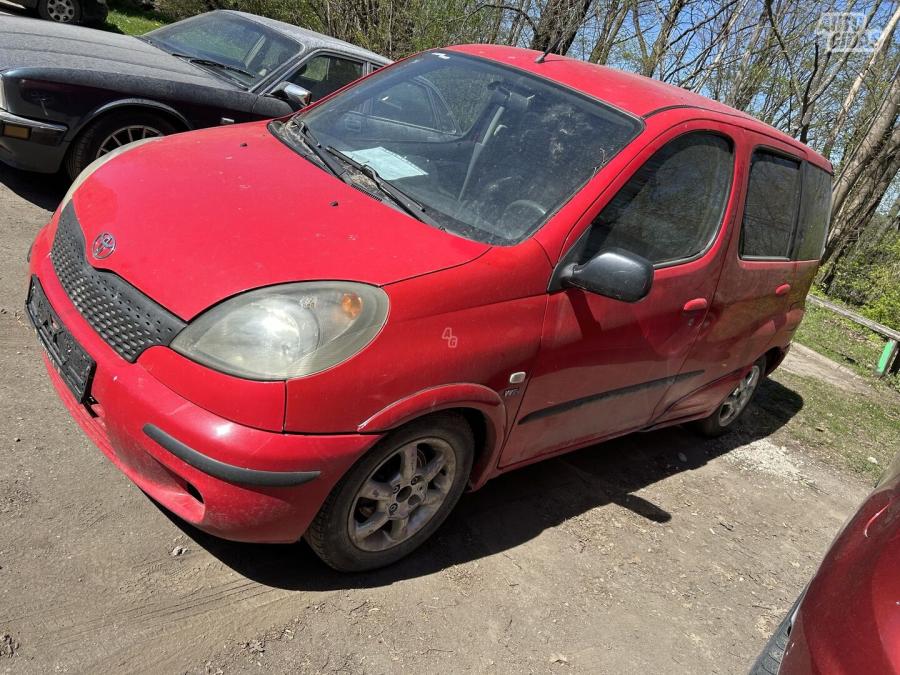Toyota Yaris Verso 2003 in Vilnius, with an engine capacity of 1.30 L and mileage of 300 thousand km for 799 €, photo 6 on AUTOMOTO.COM.LV
