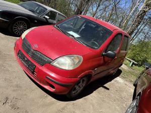 Toyota Yaris Verso 2003 in Vilnius, with an engine capacity of 1.30 L and mileage of 300 thousand km for 799 €, photo 8 on AUTOMOTO.COM.LV