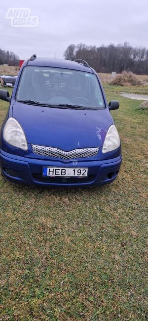 Toyota Yaris Verso 2005 Viļņa, ar dzinēja tilpumu 1.40 L un nobraukumu 350 tūkst. km par 950 €, foto 8 vietnē AUTOMOTO.COM.LV