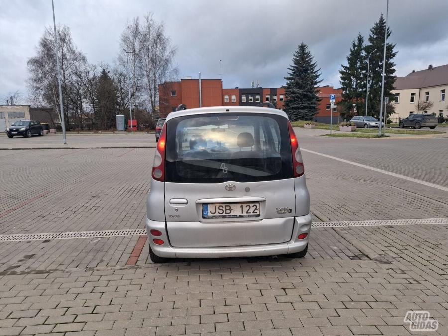 Toyota Yaris Verso 2002 Viļņa, ar dzinēja tilpumu 1.30 L un nobraukumu 240 tūkst. km par 1390 €, foto 9 vietnē AUTOMOTO.COM.LV