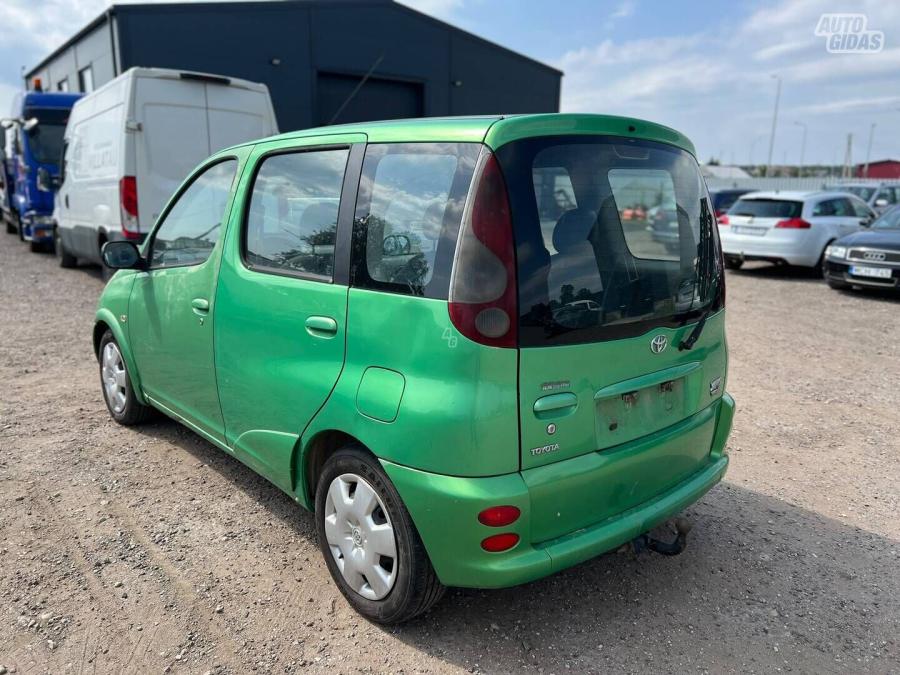 Toyota Yaris Verso 2002 in Kaunas, with an engine capacity of 1.40 L and mileage of 150 thousand km for 950 €, photo 5 on AUTOMOTO.COM.LV