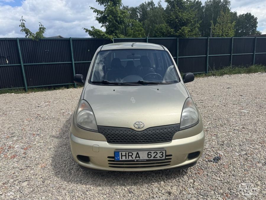 Toyota Yaris Verso 2003 in Vilnius, with an engine capacity of 1.30 L and mileage of 214 thousand km for 580 €, photo 1 on AUTOMOTO.COM.LV