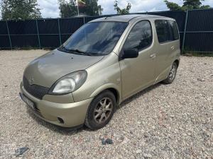 Toyota Yaris Verso 2003 in Vilnius, with an engine capacity of 1.30 L and mileage of 214 thousand km for 580 €, photo 3 on AUTOMOTO.COM.LV