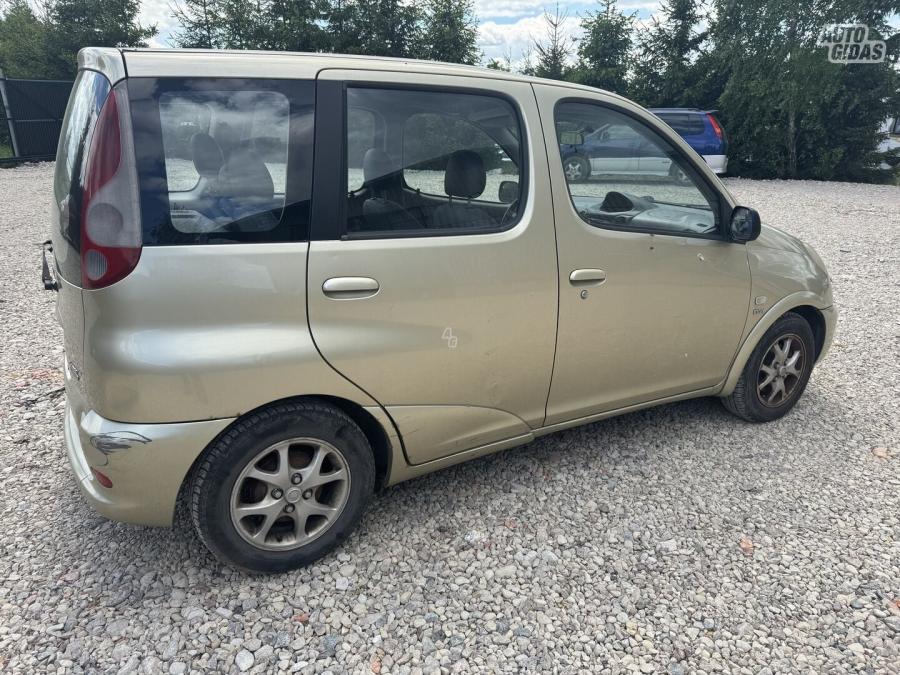 Toyota Yaris Verso 2003 in Vilnius, with an engine capacity of 1.30 L and mileage of 214 thousand km for 580 €, photo 6 on AUTOMOTO.COM.LV