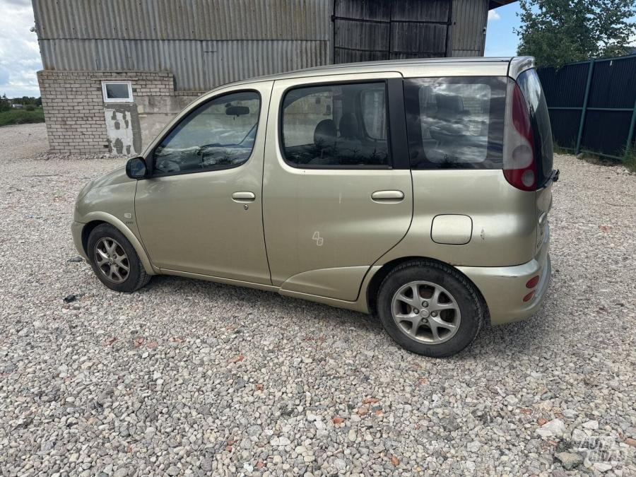 Toyota Yaris Verso 2003 in Vilnius, with an engine capacity of 1.30 L and mileage of 214 thousand km for 580 €, photo 7 on AUTOMOTO.COM.LV