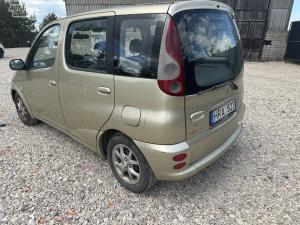 Toyota Yaris Verso 2003 in Vilnius, with an engine capacity of 1.30 L and mileage of 214 thousand km for 580 €, photo 8 on AUTOMOTO.COM.LV