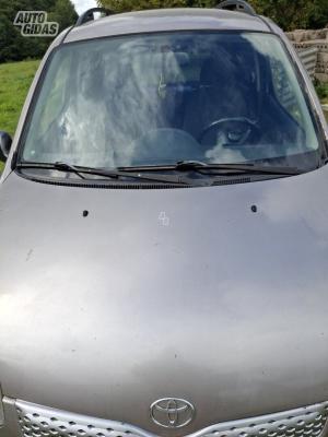 Toyota Yaris Verso 2004 Klaipėda, ar dzinēja tilpumu 1.40 L un nobraukumu 308 tūkst. km par 500 €, foto  vietnē AUTOMOTO.COM.LV