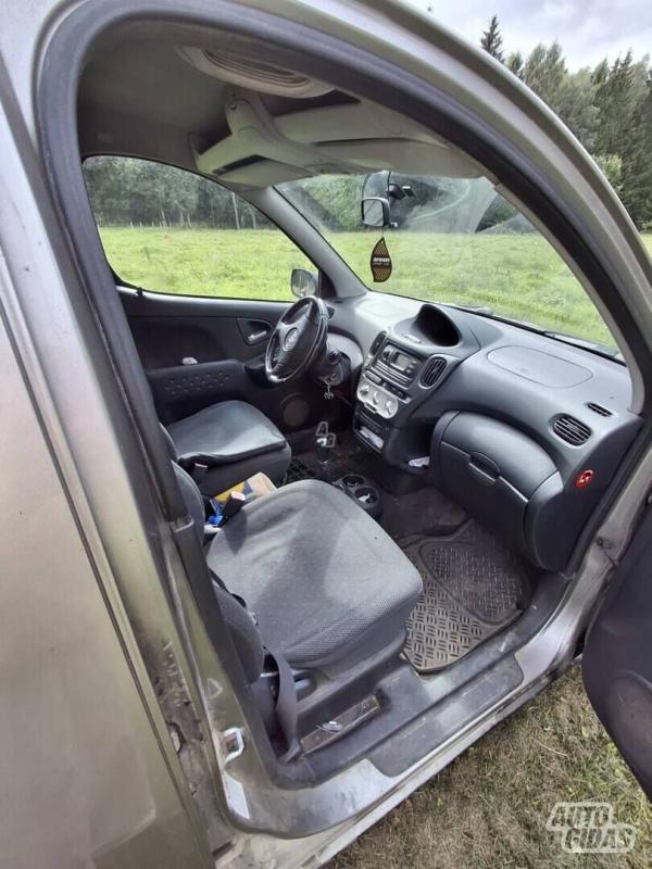 Toyota Yaris Verso 2004 Klaipėda, ar dzinēja tilpumu 1.40 L un nobraukumu 308 tūkst. km par 500 €, foto 5 vietnē AUTOMOTO.COM.LV