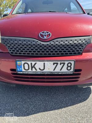 Red Toyota Yaris Verso 2000 in Klaipeda, with an engine capacity of 1.30 L and mileage of 350 thousand km for 950 €, photo 6 on AUTOMOTO.COM.LV