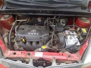 Red Toyota Yaris Verso 2001 in Vilnius, with an engine capacity of 1.30 L and mileage of 243 thousand km for 1900 €, photo 3 on AUTOMOTO.COM.LV