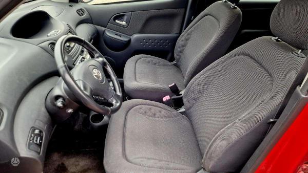 Sarkans Toyota Yaris Verso 2005 Kretinga, ar dzinēja tilpumu 1.30 L un nobraukumu 158 tūkst. km par 1999 €, foto 11 vietnē AUTOMOTO.COM.LV