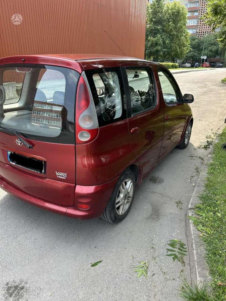 Sarkans Toyota Yaris Verso 2000 Klaipėda, ar dzinēja tilpumu 1.30 L un nobraukumu 355 tūkst. km par 700 €, foto 7 vietnē AUTOMOTO.COM.LV
