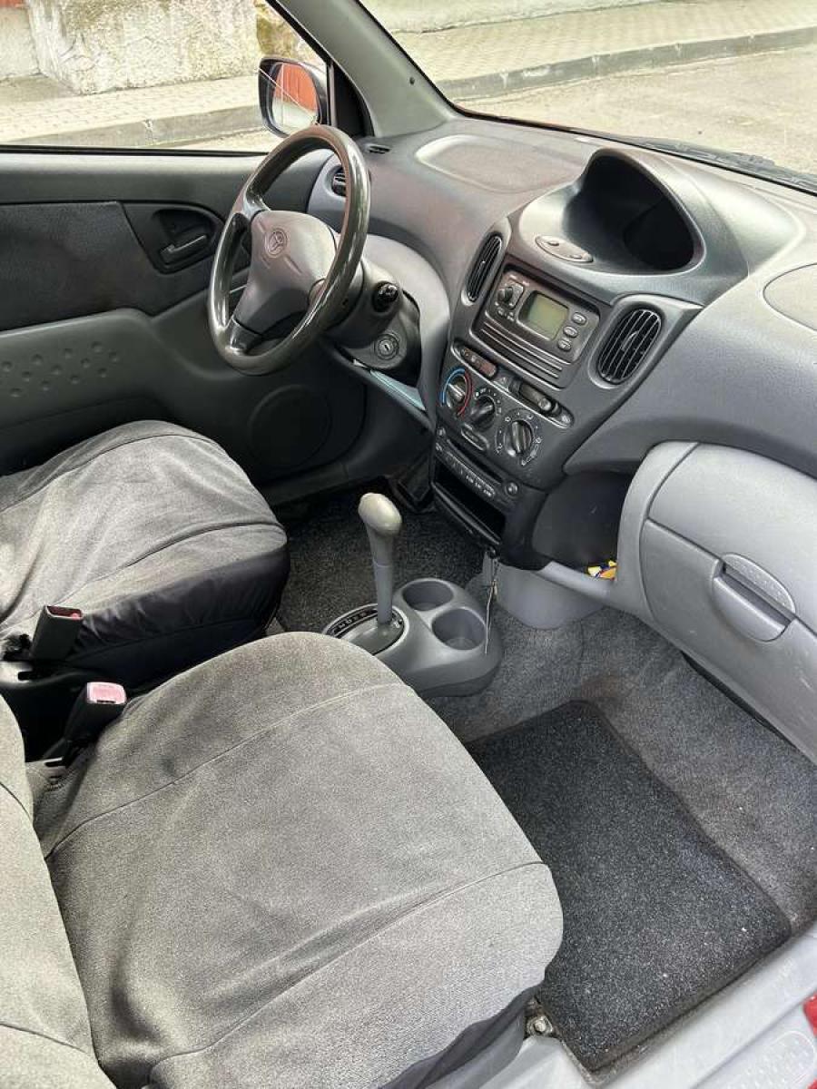 Sarkans Toyota Yaris Verso 2000 Klaipėda, ar dzinēja tilpumu 1.30 L un nobraukumu 355 tūkst. km par 700 €, foto 10 vietnē AUTOMOTO.COM.LV