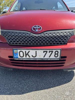 Sarkans Toyota Yaris Verso 2000 Klaipėda, ar dzinēja tilpumu 1.30 L un nobraukumu 350 tūkst. km par 999 €, foto 3 vietnē AUTOMOTO.COM.LV