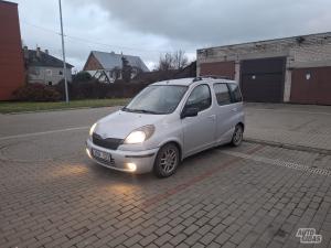 Toyota Yaris Verso 2002 Viļņa, ar dzinēja tilpumu 1.30 L un nobraukumu 240 tūkst. km par 1390 €, foto  vietnē AUTOMOTO.COM.LV