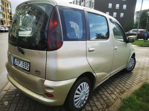 Yellow Toyota Yaris Verso 2003 in Vilnius, with an engine capacity of 1.36 L and mileage of 193 thousand km for 1690 €, photo 10 on AUTOMOTO.COM.LV
