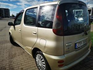 Yellow Toyota Yaris Verso 2003 in Vilnius, with an engine capacity of 1.36 L and mileage of 193 thousand km for 1690 €, photo 21 on AUTOMOTO.COM.LV