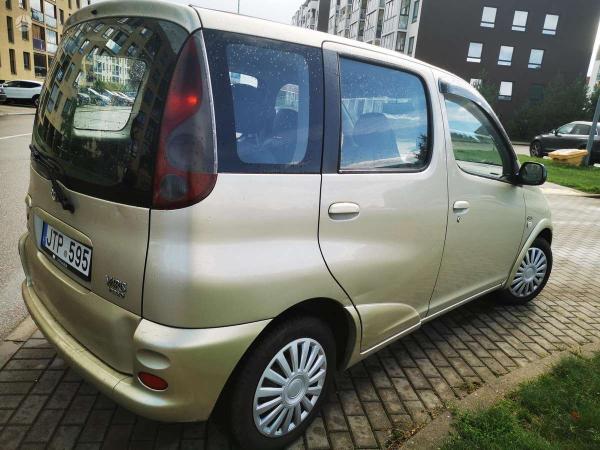 Dzeltens Toyota Yaris Verso 2003 Viļņa, ar dzinēja tilpumu 1.36 L un nobraukumu 193 tūkst. km par 1690 €, foto 4 vietnē AUTOMOTO.COM.LV