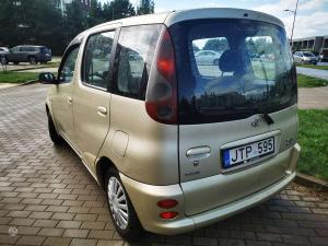 Dzeltens Toyota Yaris Verso 2003 Viļņa, ar dzinēja tilpumu 1.36 L un nobraukumu 194 tūkst. km par 1790 €, foto 6 vietnē AUTOMOTO.COM.LV