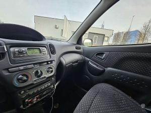 Dzeltens Toyota Yaris Verso 2004 Viļņa, ar dzinēja tilpumu 1.30 L un nobraukumu 302 tūkst. km par 1200 €, foto 3 vietnē AUTOMOTO.COM.LV
