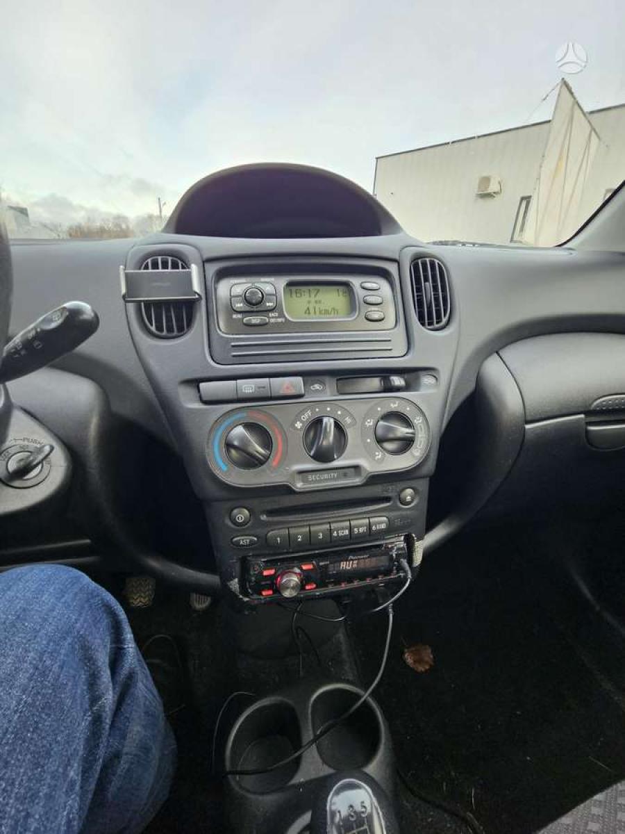 Dzeltens Toyota Yaris Verso 2004 Viļņa, ar dzinēja tilpumu 1.30 L un nobraukumu 302 tūkst. km par 1200 €, foto 5 vietnē AUTOMOTO.COM.LV