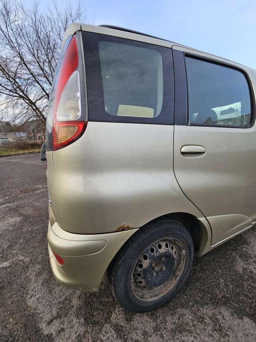 Dzeltens Toyota Yaris Verso 2004 Viļņa, ar dzinēja tilpumu 1.30 L un nobraukumu 302 tūkst. km par 1200 €, foto 9 vietnē AUTOMOTO.COM.LV