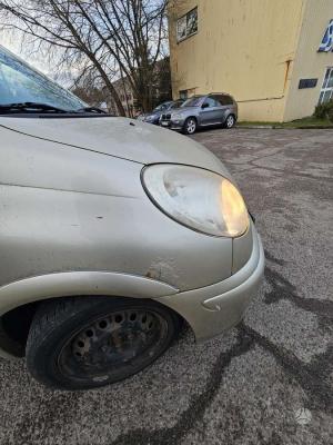 Dzeltens Toyota Yaris Verso 2004 Viļņa, ar dzinēja tilpumu 1.30 L un nobraukumu 302 tūkst. km par 1200 €, foto 10 vietnē AUTOMOTO.COM.LV