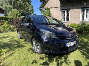 Violet Toyota Yaris 2014 in Vilnius, with an engine capacity of 1.33 L and mileage of 73 thousand km for 8900 €, photo 3 on AUTOMOTO.COM.LV