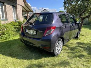 Violet Toyota Yaris 2014 in Vilnius, with an engine capacity of 1.33 L and mileage of 73 thousand km for 8900 €, photo 7 on AUTOMOTO.COM.LV