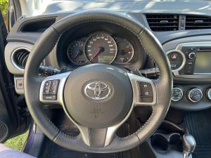 Violet Toyota Yaris 2014 in Vilnius, with an engine capacity of 1.33 L and mileage of 73 thousand km for 8900 €, photo 8 on AUTOMOTO.COM.LV