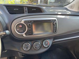 Violet Toyota Yaris 2014 in Vilnius, with an engine capacity of 1.33 L and mileage of 73 thousand km for 8900 €, photo 10 on AUTOMOTO.COM.LV