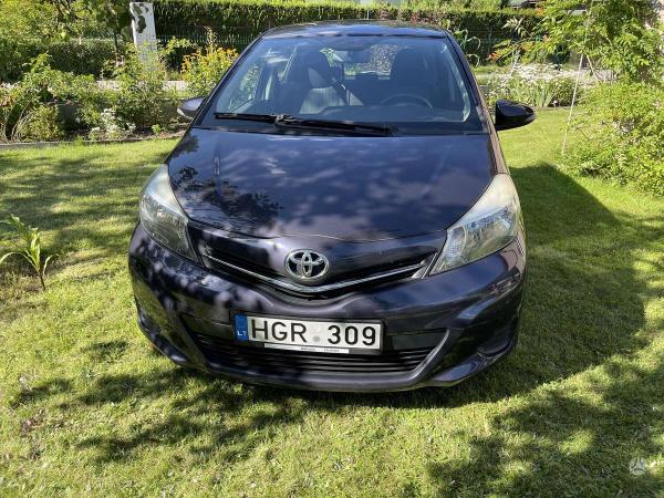Violets Toyota Yaris 2014 Viļņa, ar dzinēja tilpumu 1.33 L un nobraukumu 73 tūkst. km par 8900 €, foto 10 vietnē AUTOMOTO.COM.LV