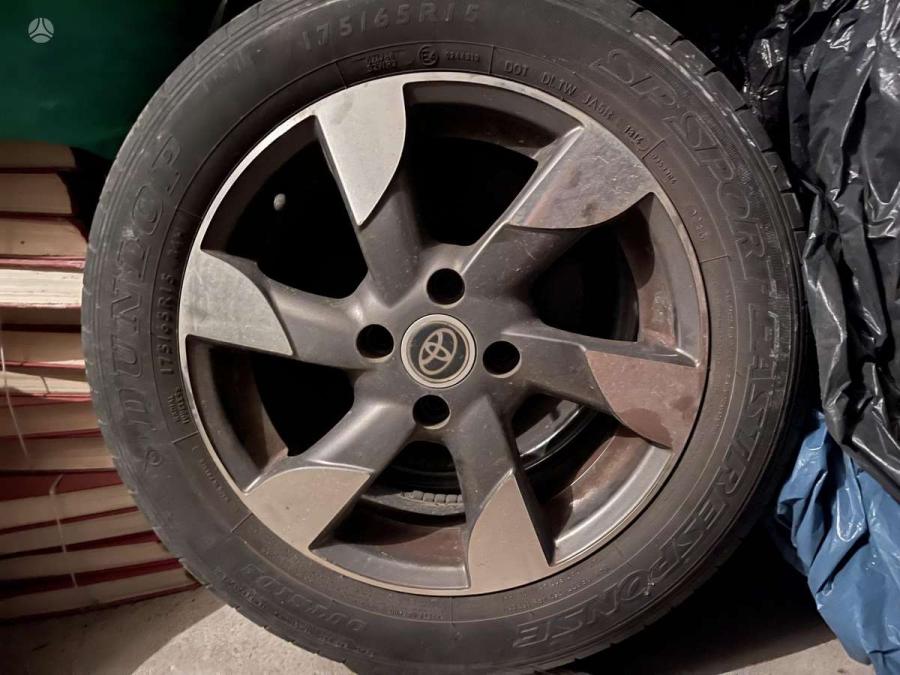 Violet Toyota Yaris 2014 in Vilnius, with an engine capacity of 1.33 L and mileage of 73 thousand km for 8900 €, photo 19 on AUTOMOTO.COM.LV