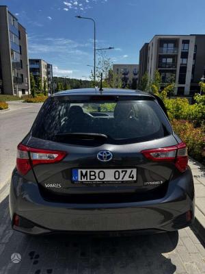 Violets Toyota Yaris 2017 Viļņa, ar dzinēja tilpumu 1.50 L un nobraukumu 212 tūkst. km par 5500 €, foto 6 vietnē AUTOMOTO.COM.LV