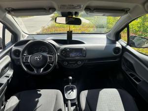 Violets Toyota Yaris 2017 Viļņa, ar dzinēja tilpumu 1.50 L un nobraukumu 212 tūkst. km par 5500 €, foto 9 vietnē AUTOMOTO.COM.LV