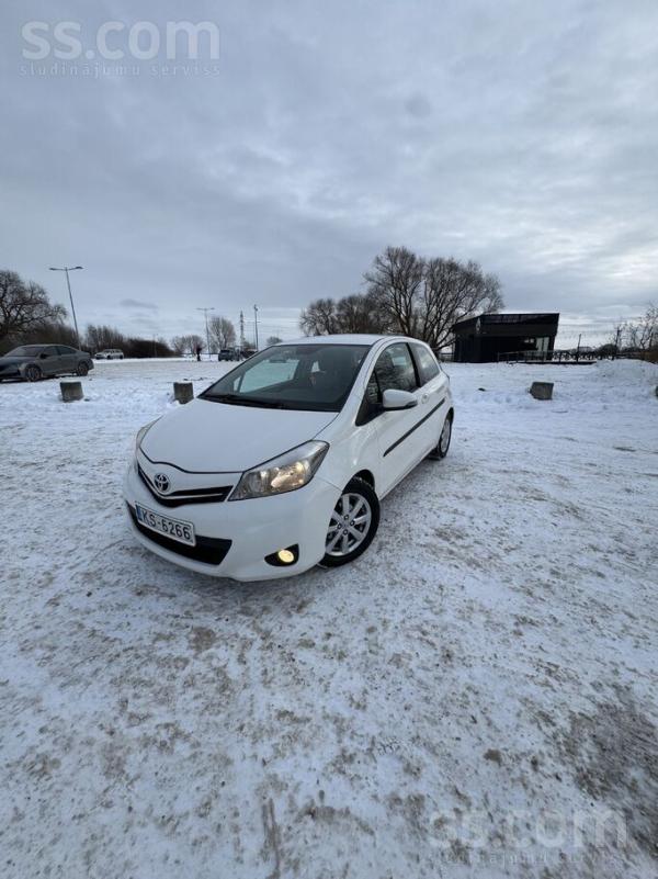 White Toyota Yaris 2011 in Liepaja, with an engine capacity of 1.00 L and mileage of 185 thousand km for 3200 €, photo 3 on AUTOMOTO.COM.LV