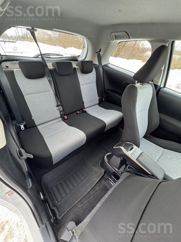 White Toyota Yaris 2011 in Liepaja, with an engine capacity of 1.00 L and mileage of 185 thousand km for 3200 €, photo 9 on AUTOMOTO.COM.LV