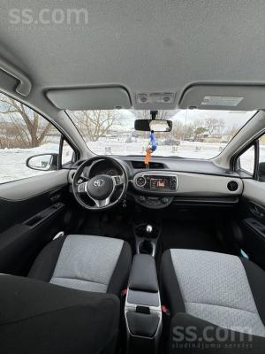 Balts Toyota Yaris 2011 Liepāja, ar dzinēja tilpumu 1.00 L un nobraukumu 185 tūkst. km par 3200 €, foto 11 vietnē AUTOMOTO.COM.LV